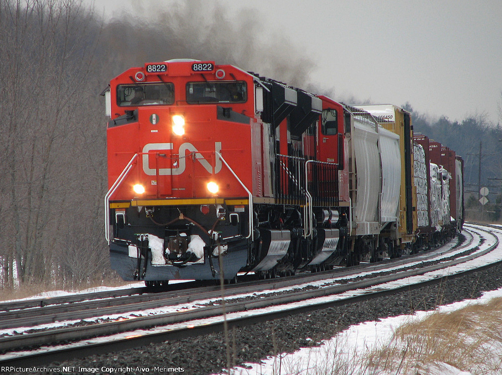CN 8822 west at Mile 260 Kingston Sub